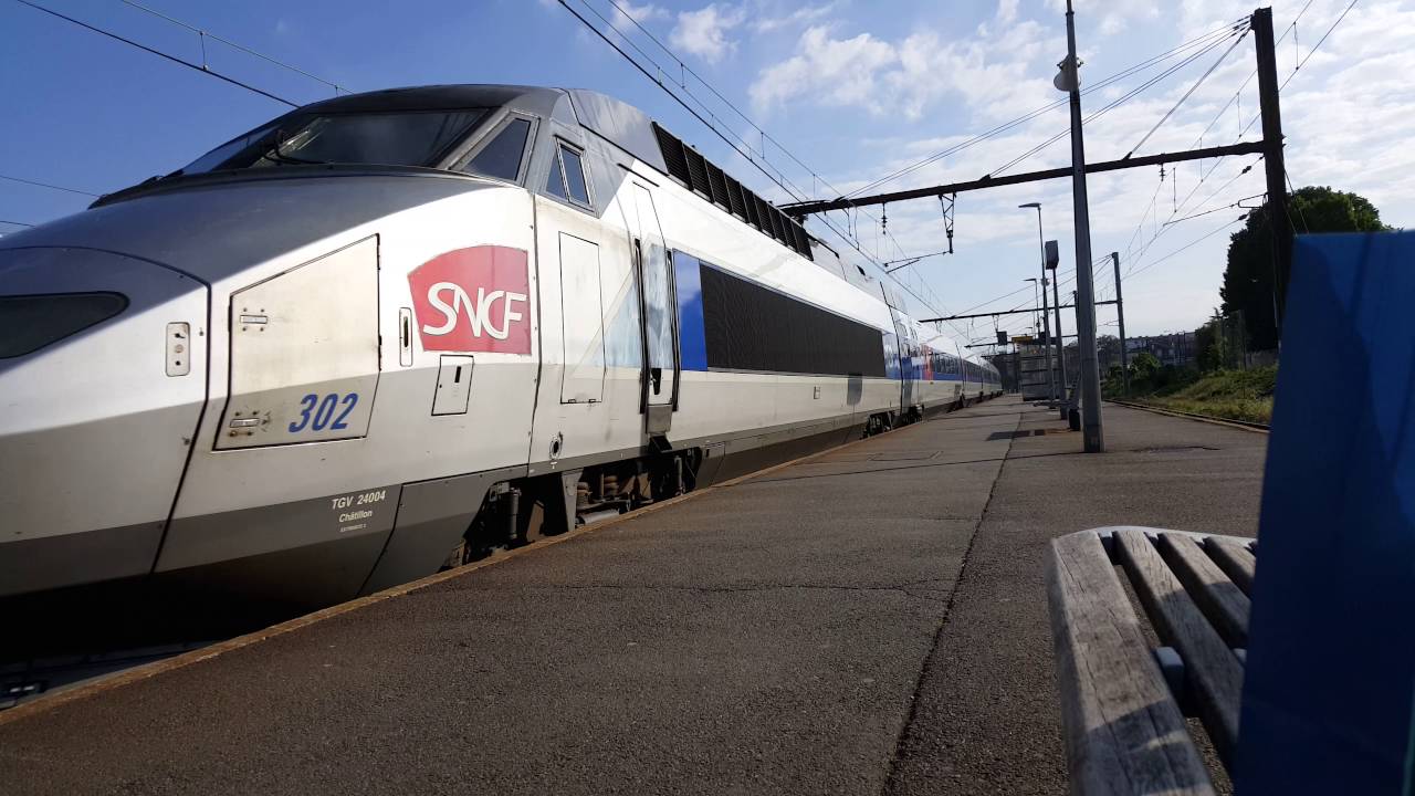 Passage TGV et IDTGV Paris Toulouse à Angoulême - YouTube