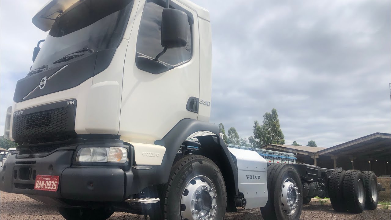 VOLVO VM 330 8X4. ANO 2014 - YouTube