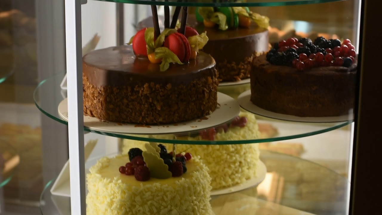 COFETARIA ART DESSERT | CAKES IN STYLE TORTURI DE SARBATOARE - YouTube