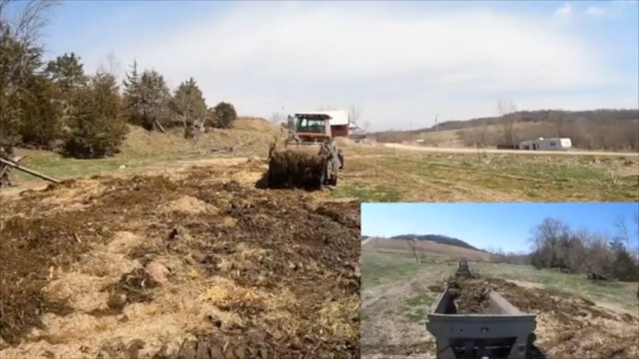 Manure hauling part 3 - YouTube