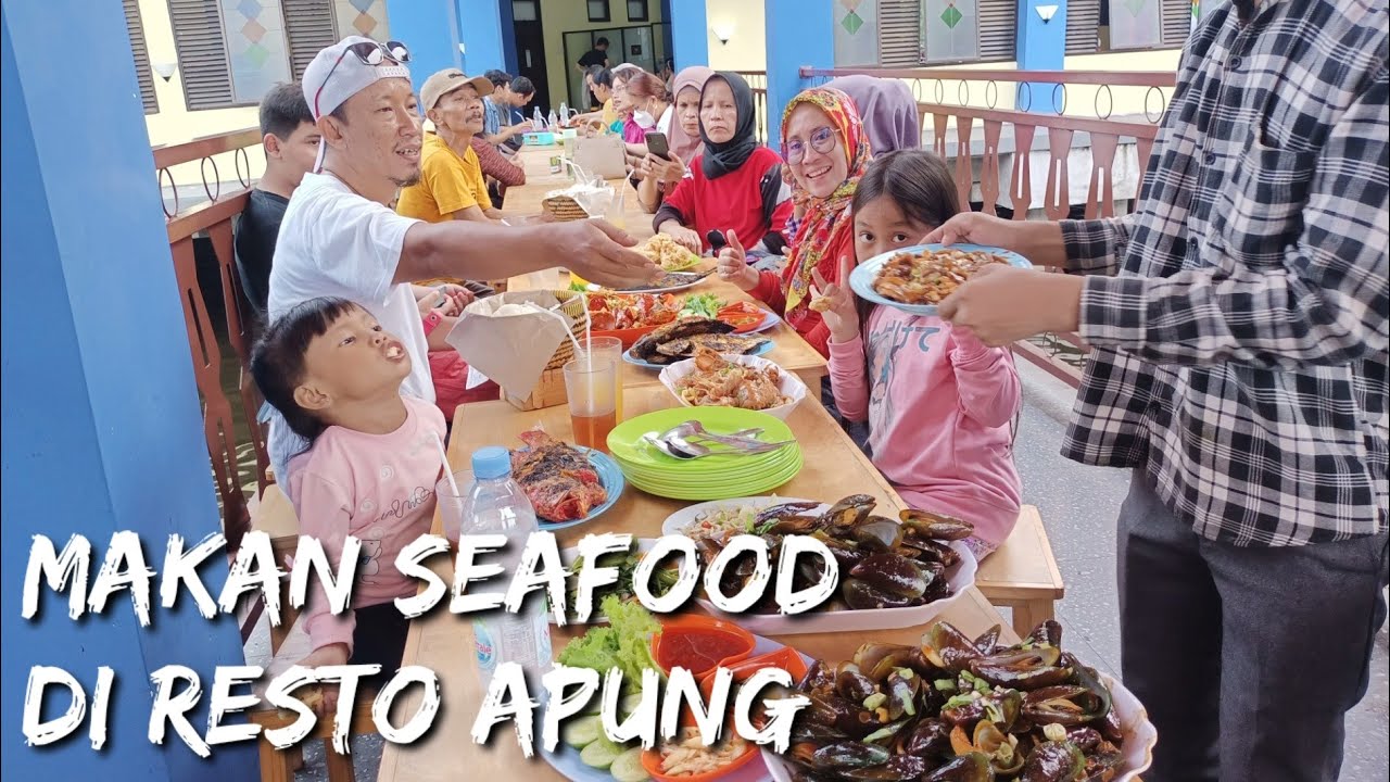 MAKAN ENAK DI RESTO APUNG MUARA ANGKE - YouTube