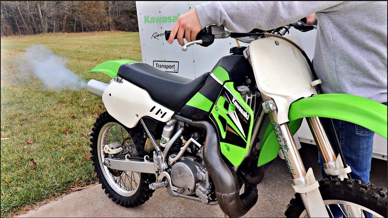 Kawasaki KX500 2 Stroke First Start in 10 Years! - YouTube