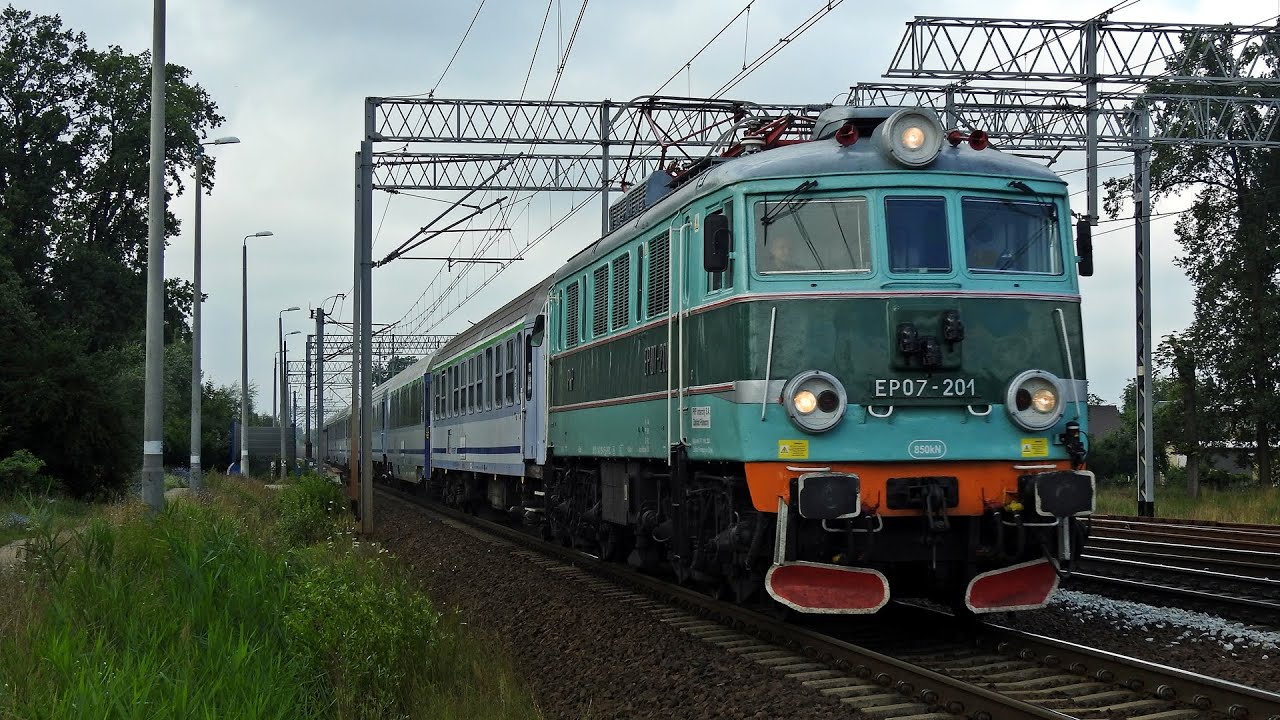 EP07-201 z IC 48151/0 Gwarek Katowice - Ustka i 594-009 Kornelia ...