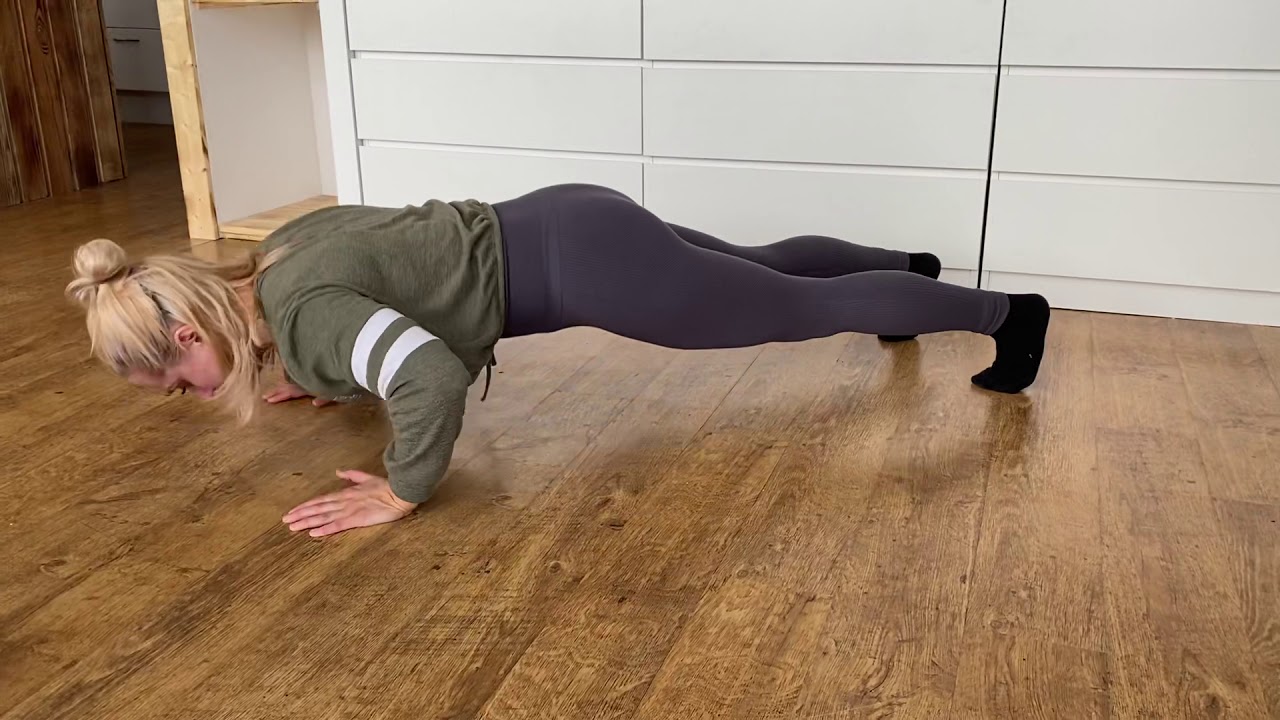 Plank touch shoulder - YouTube