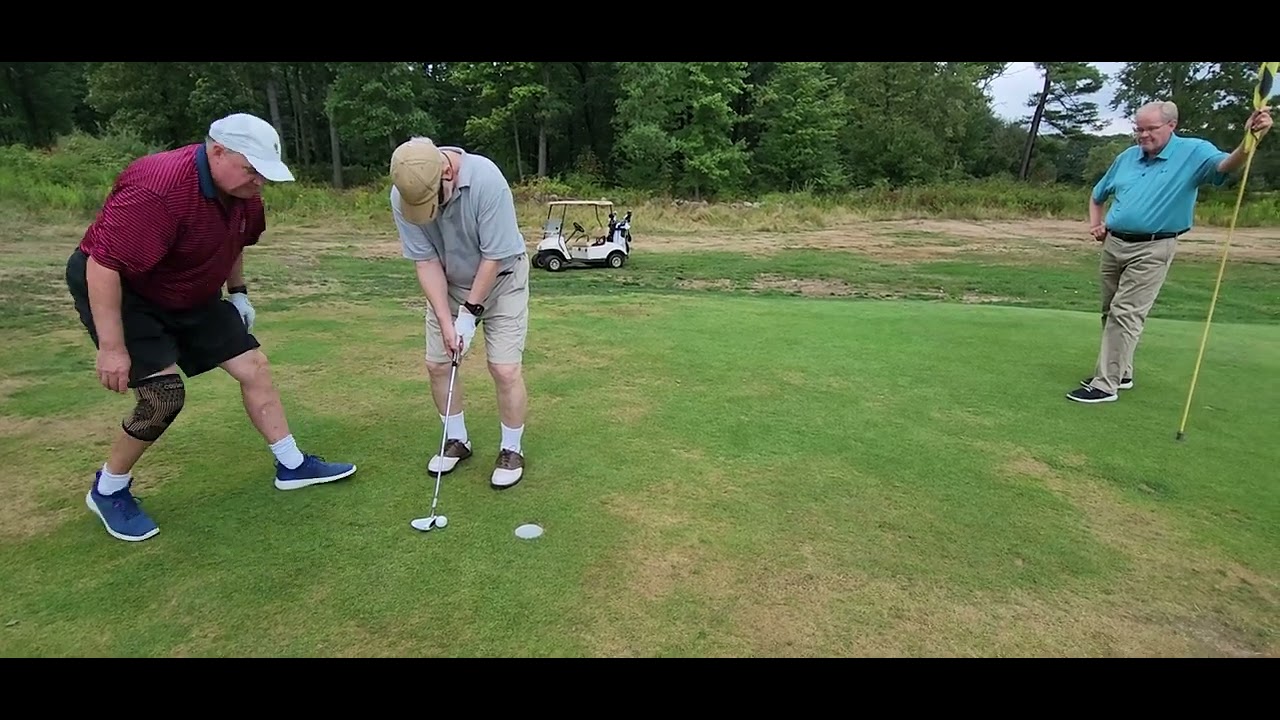 Completing the hole with a 1 foot putt in - YouTube