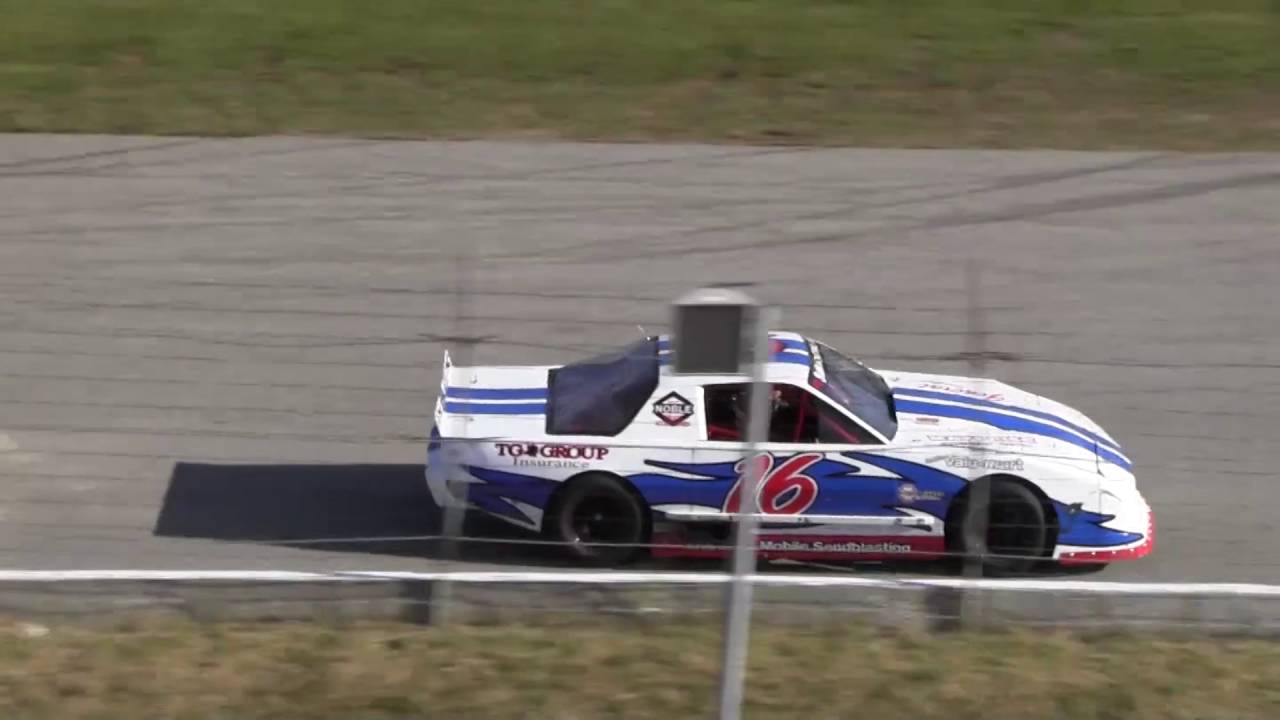 Sauble Speedway Thunder Cars, July 3, 2016 - YouTube