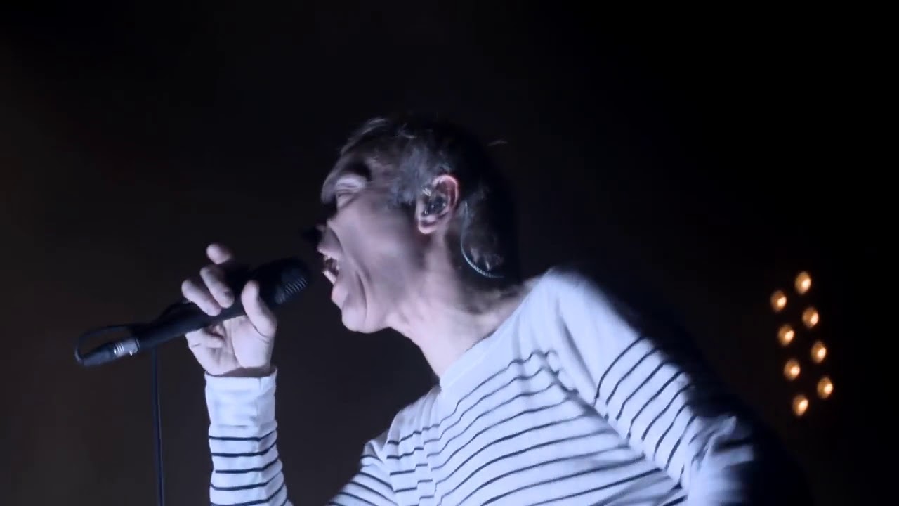 underworld - born slippy live - YouTube