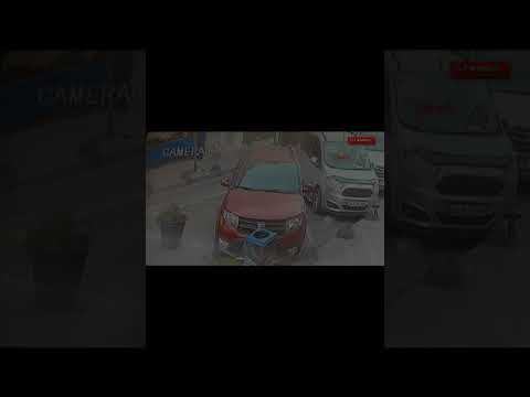 Şort giyen kızın karşılaştığı