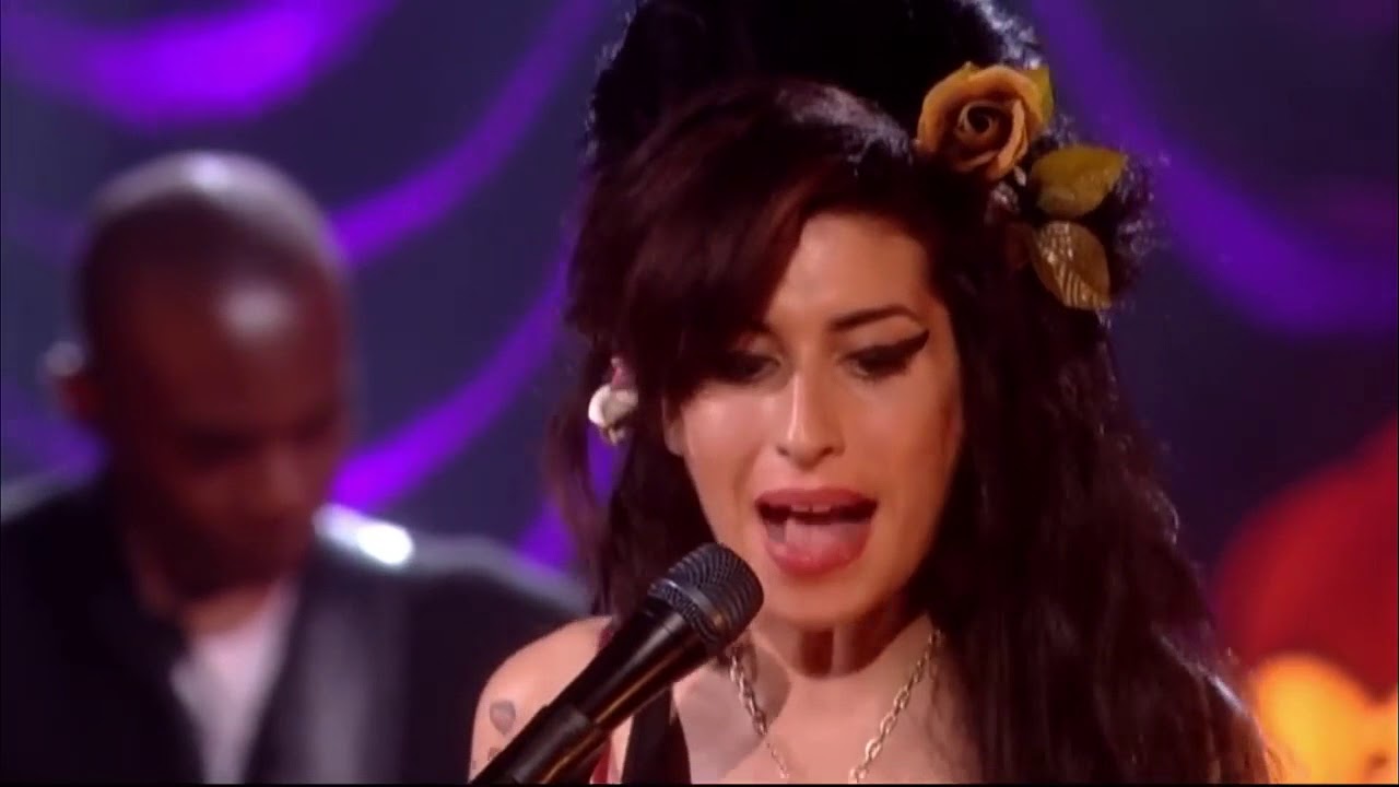 Amy Winehouse Tears Dry On Their Own 2008 Youtube