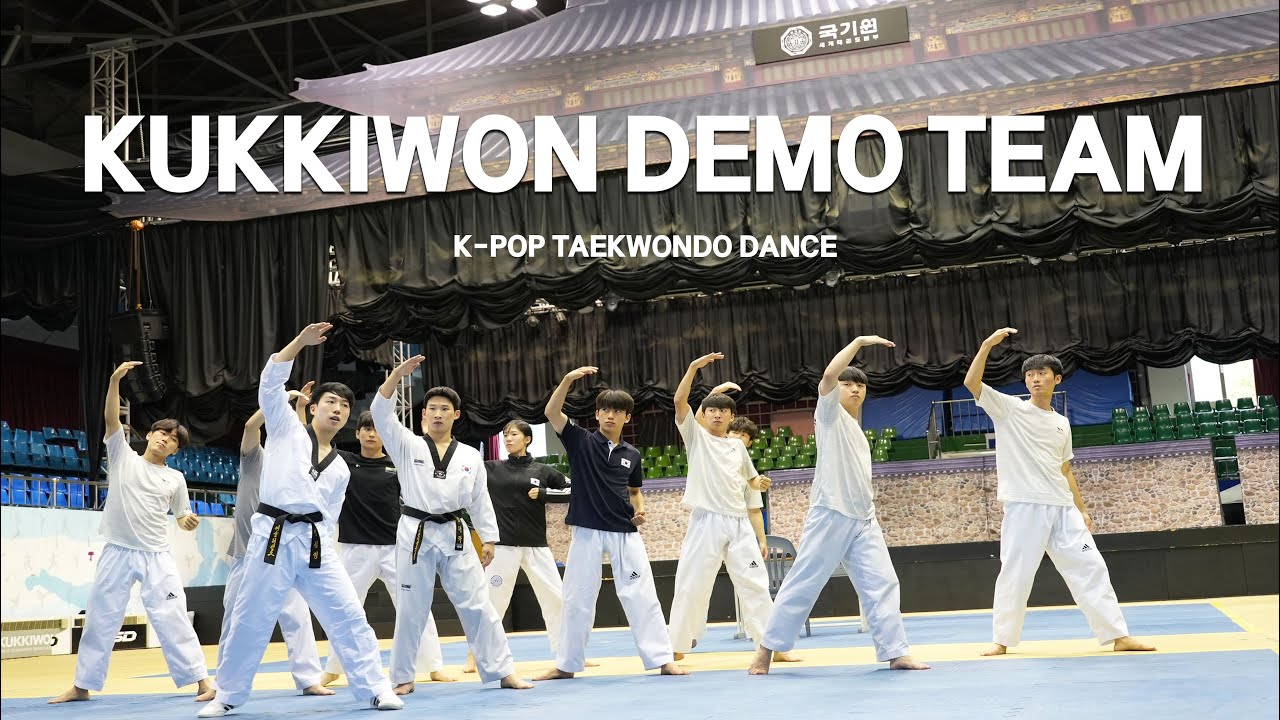Kukkiwon Demo Team X Art Taekwondo - YouTube