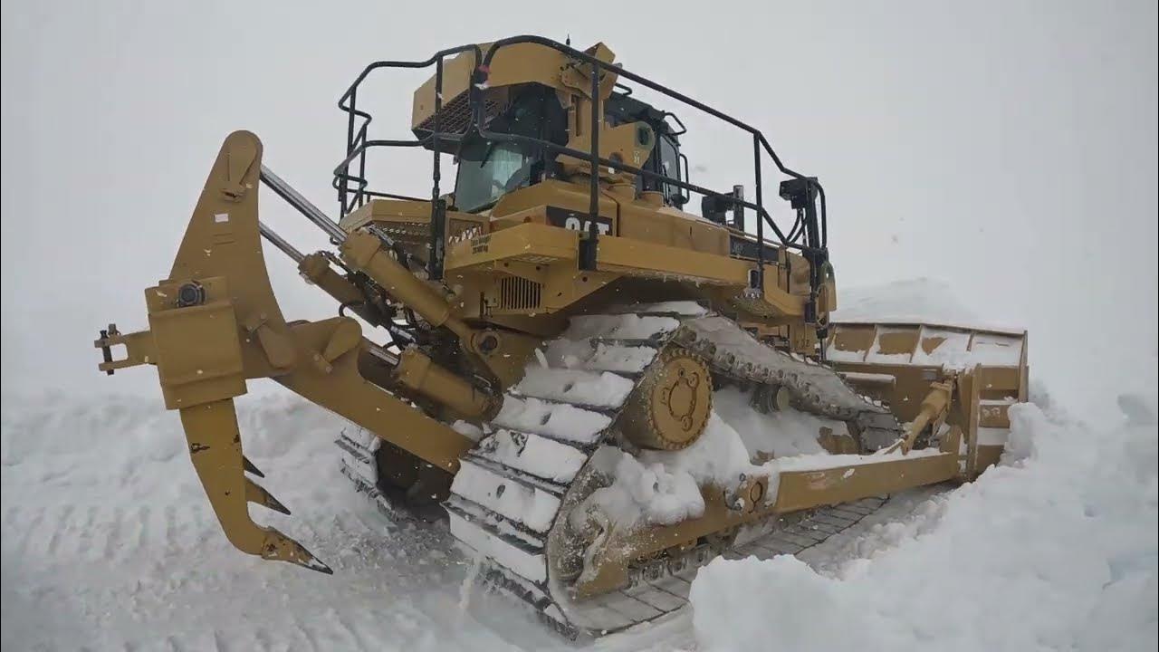 3 CAT D7R LGP's - Slot Dozing in Antarctica! - YouTube