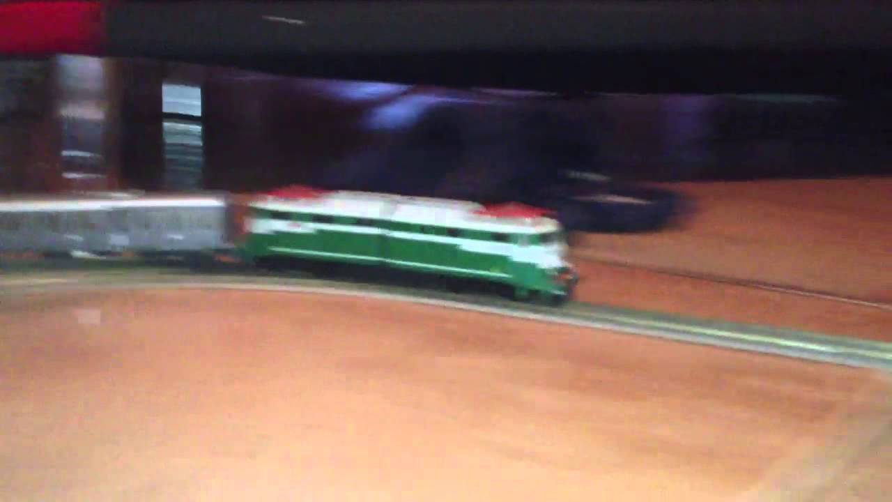 Locomotiva E 646 005 Roco - YouTube