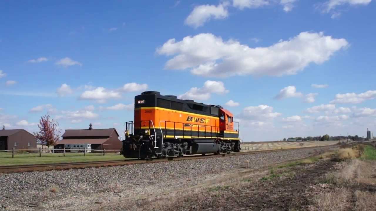 BNSF 2665, Long-Hood Forward, Light Engine at Chana, IL 10/25/2013 ...