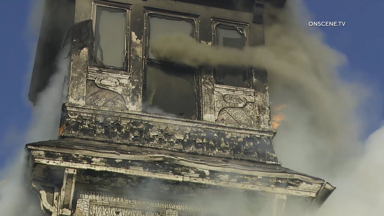 Chula Vista Firefighters Attack Blaze In Historic Home Built In 1880s