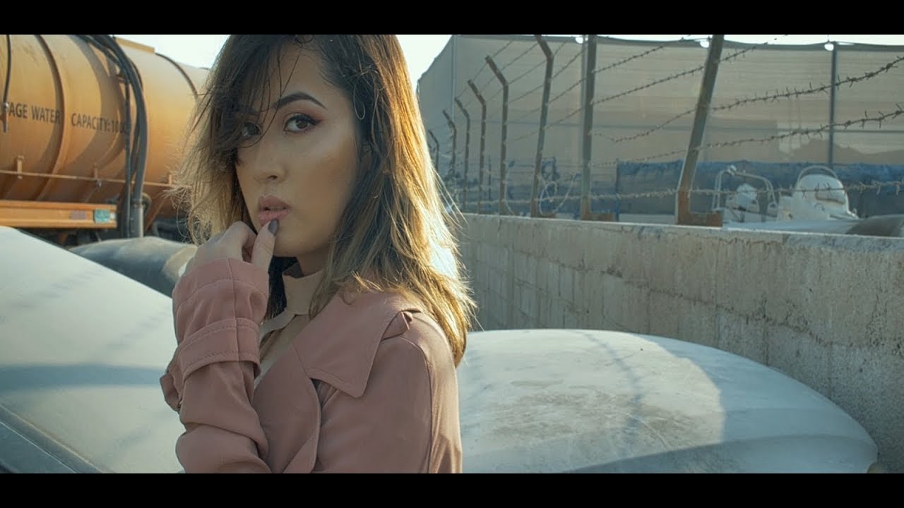 Eshani - Babycakes (Official Music Video) - YouTube