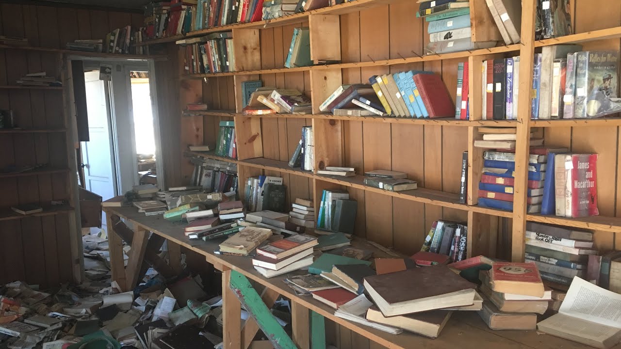 Abandoned Book Store Hundreds of books - YouTube