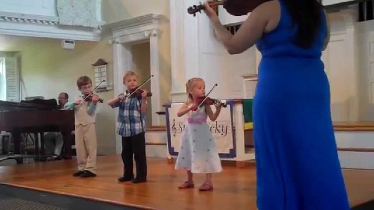 Pre-Twinkle group class performance - YouTube