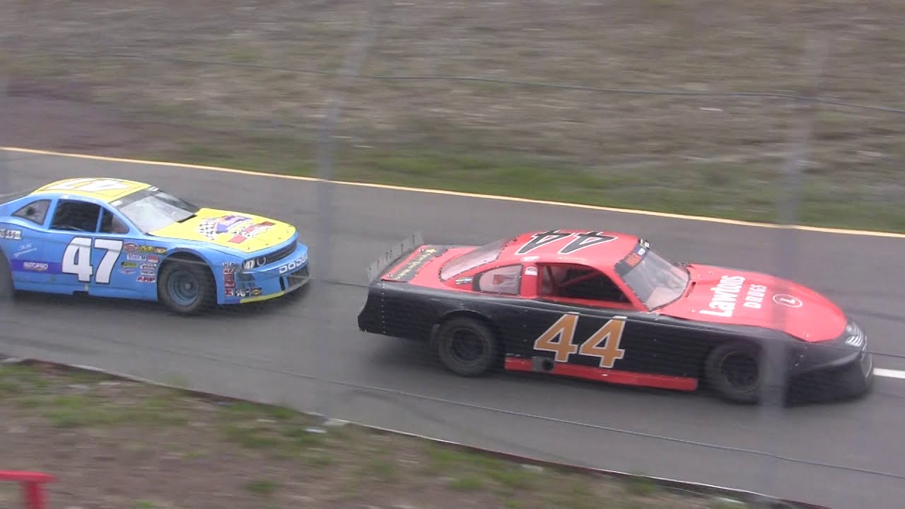 2019 Thunder Valley Speedway - Sportsman Race #1 - YouTube