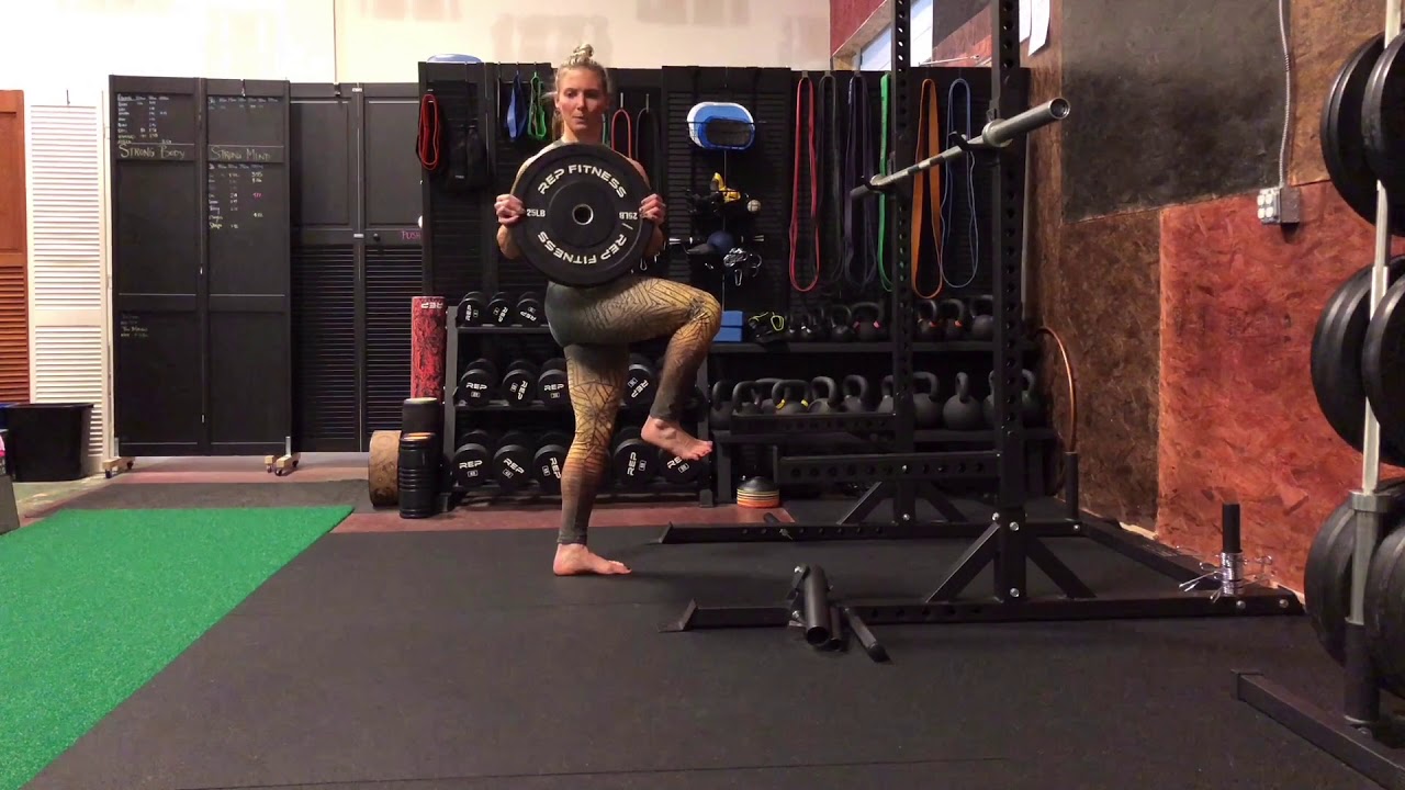 Single leg deadlift to counter twist - YouTube