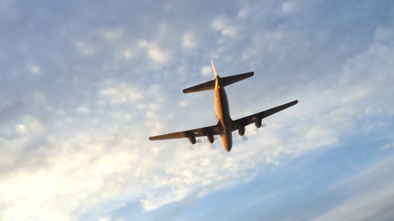 DC-6 takeoff - YouTube