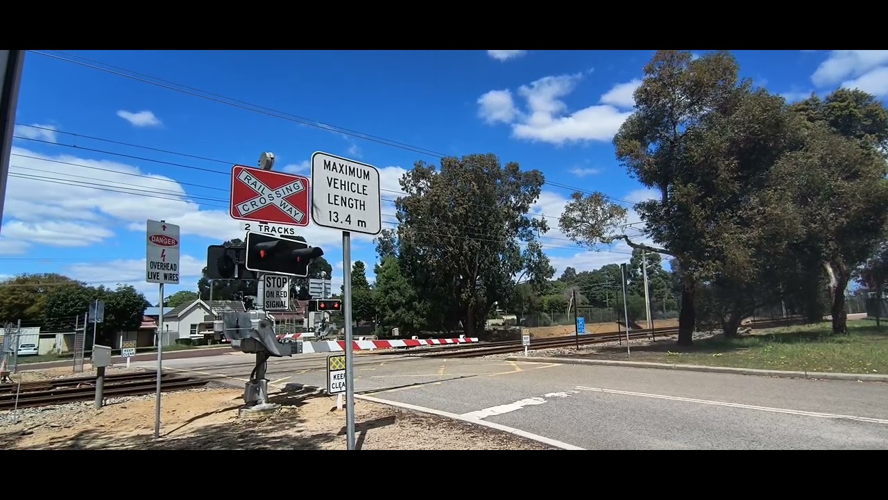 Railway crossing WA Devon St Woodbridge - YouTube