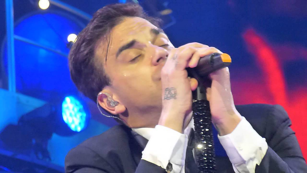 Angels - Robbie Williams - Leeds - 16th June 2014 - YouTube