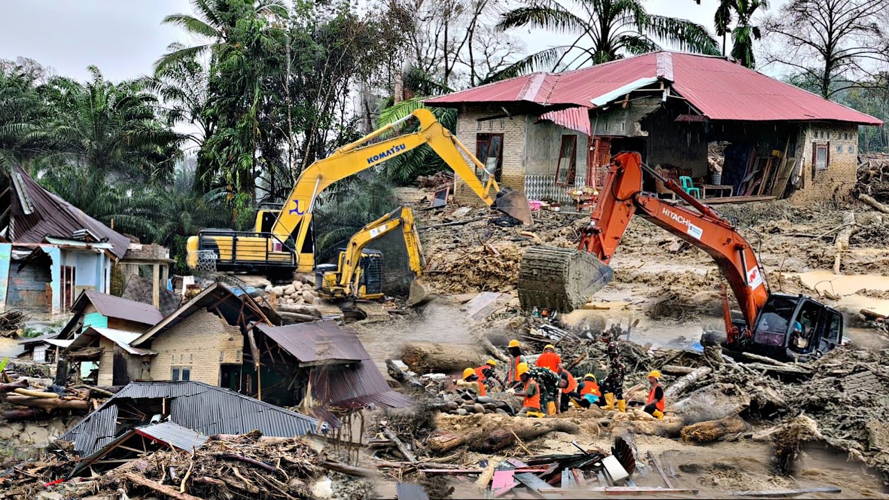 RATA DENGAN TANAH..2 EXCAVATOR TURUN KERUK LUMPUR,JALAN ALTERNATIF ...