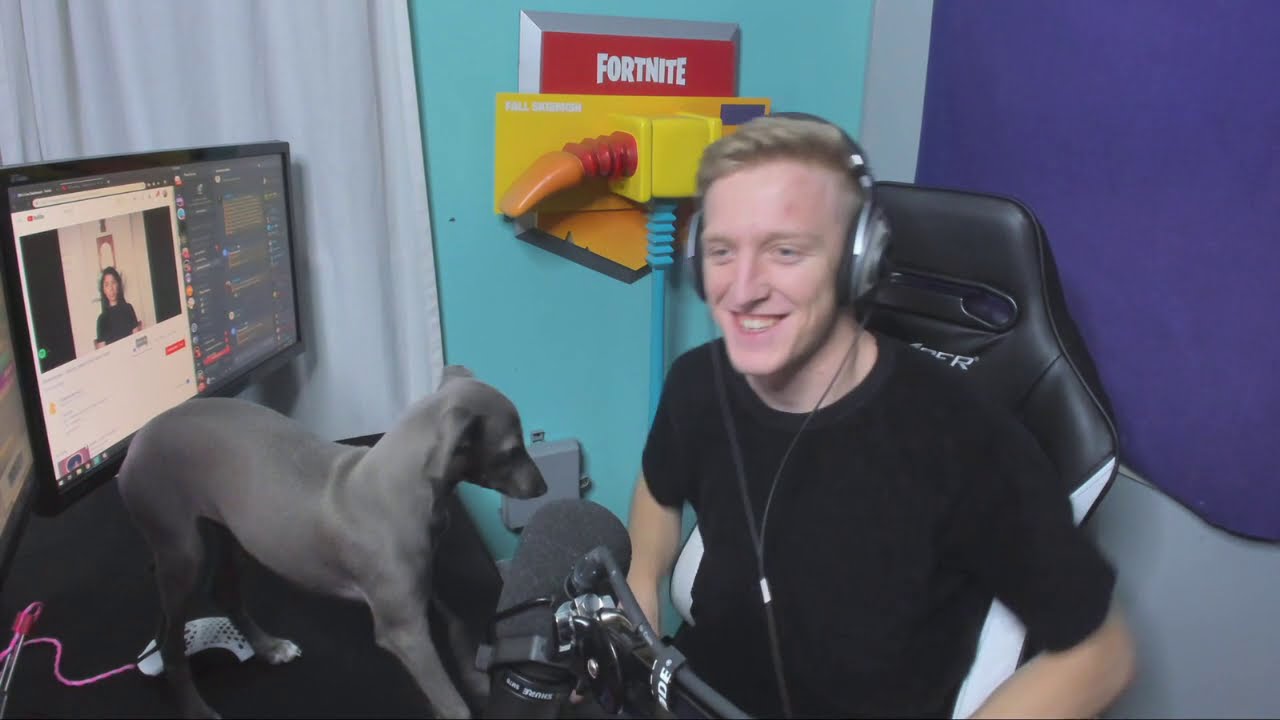 Mongraal goes FULL RAGE Mode and BREAKS Keyboard and SITS in his Pasta ...