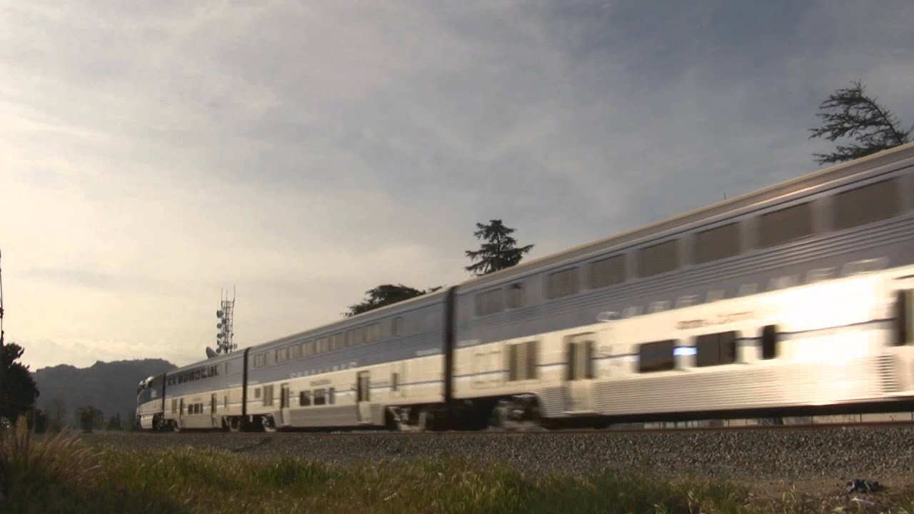 Amtrak F59PHI #454 leads Pacific Surfliner Train #777 North ...