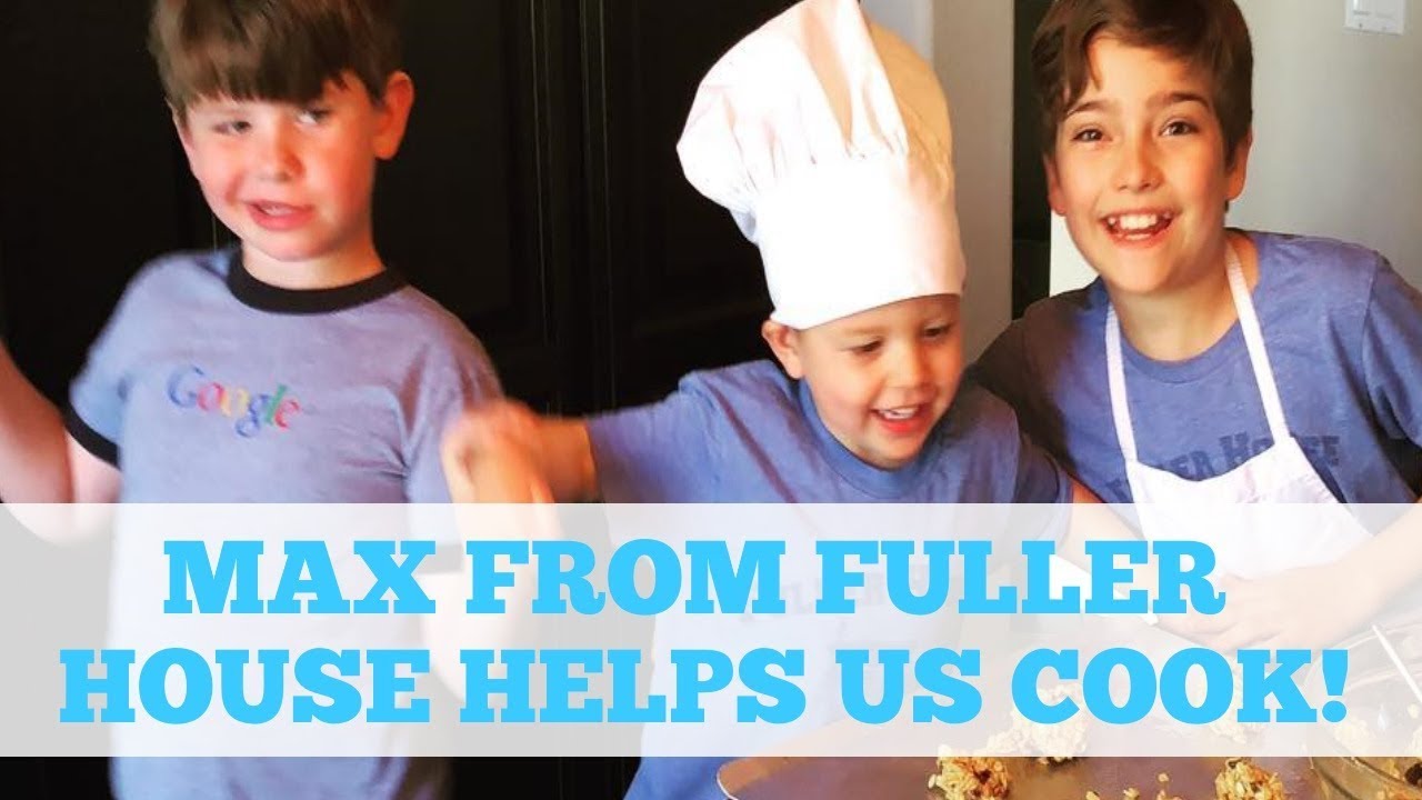 MAX from FULLER HOUSE teaches us to BAKE COOKIES 🍪 - YUMMY! - YouTube