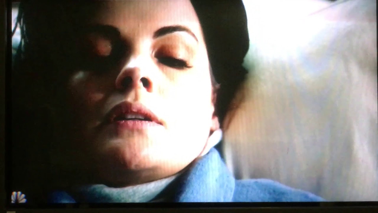Blindspot 4x12: Jane tells Weller she loves him - YouTube