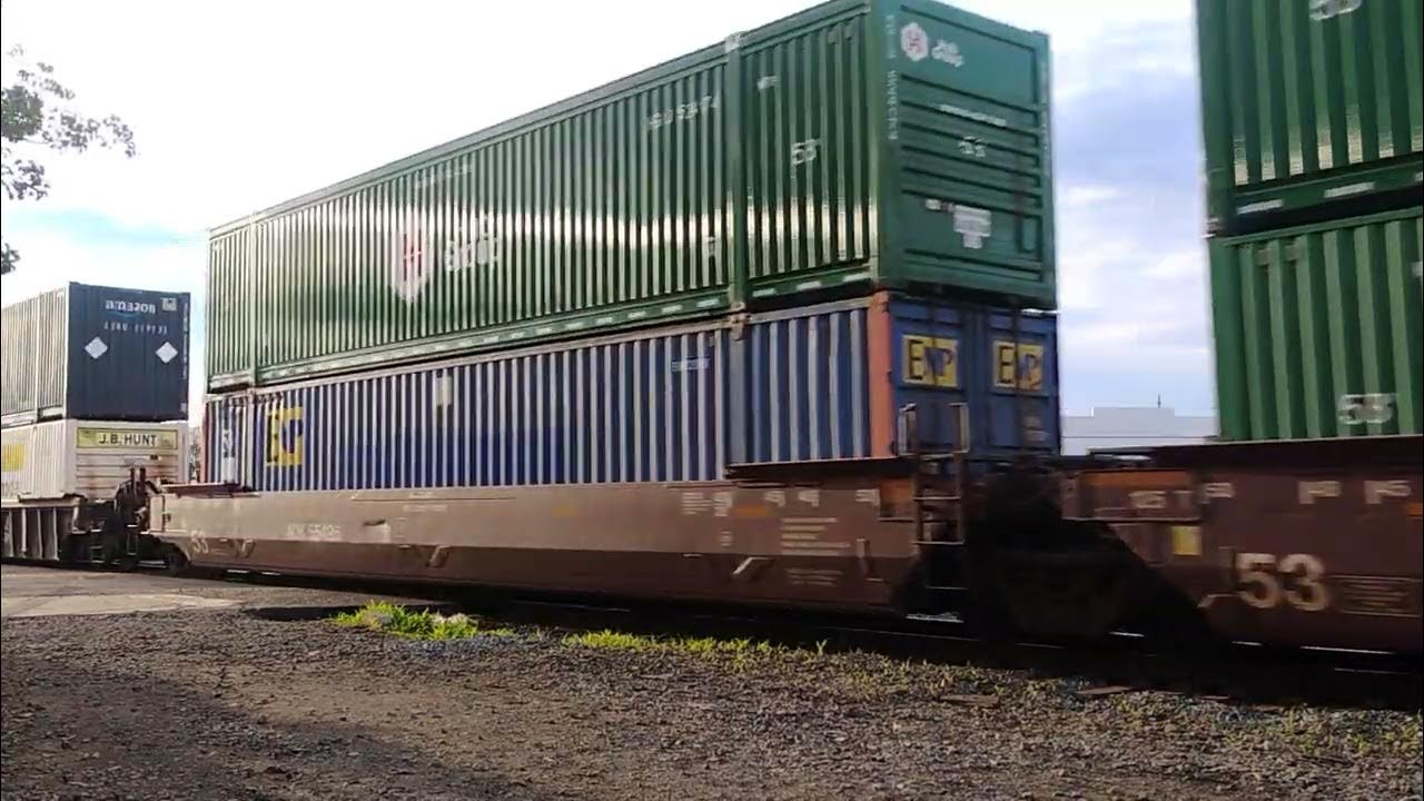 NS 26C With a Dash 9 Leader and a friendly crew. - YouTube