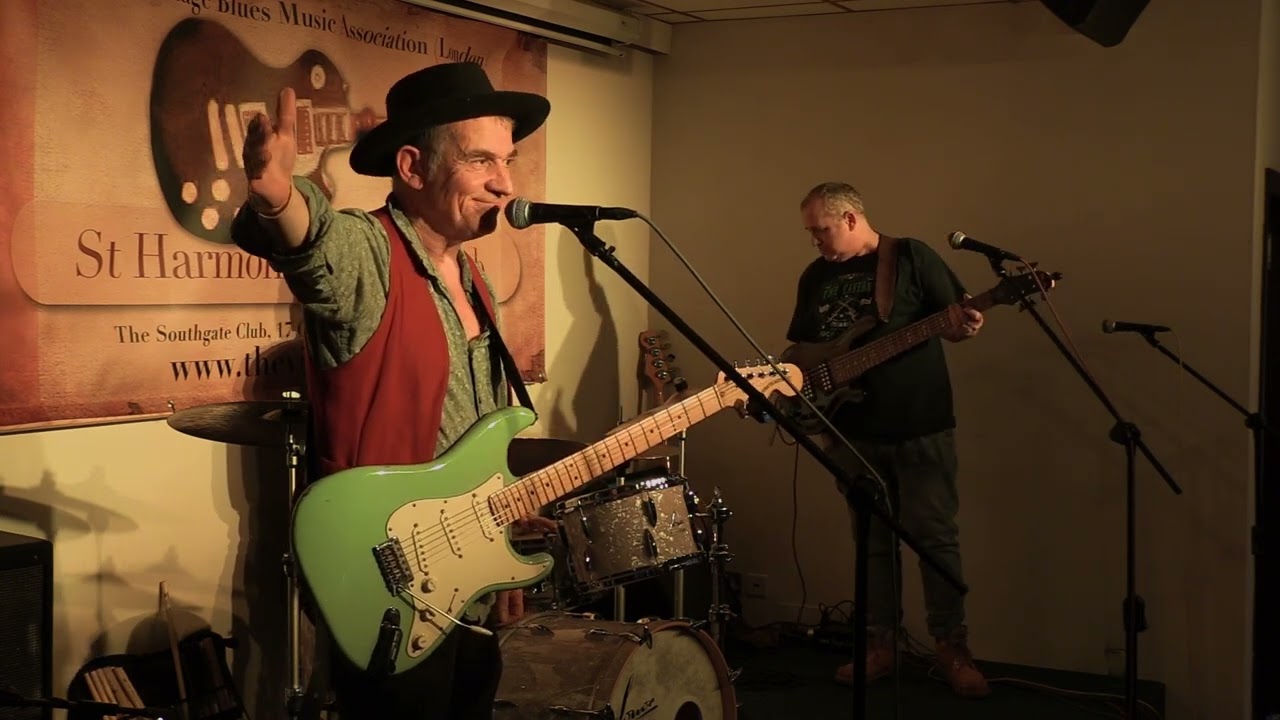 Robin Bibi Band at St Harmonica's Blues Club on 14th January 2022 (Part ...