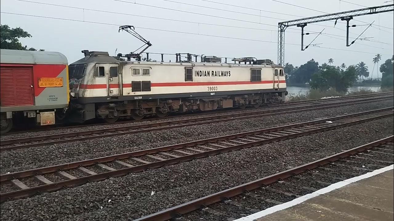 10103 Mandovi Express Full Departure - YouTube