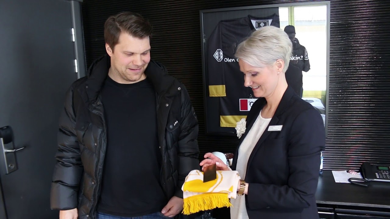 Ari Vallin saa nimensä Routahuoneen wall of famelle - YouTube