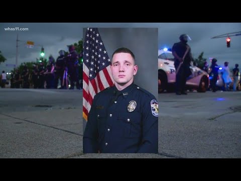 LMPD officer resigns amid investigation into an accusation that he hit ...