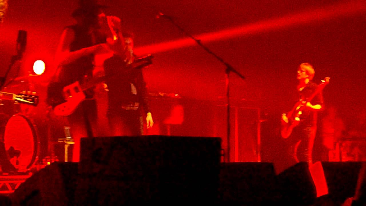 Kasabian -Fire plus a surprise- end of the gig - YouTube
