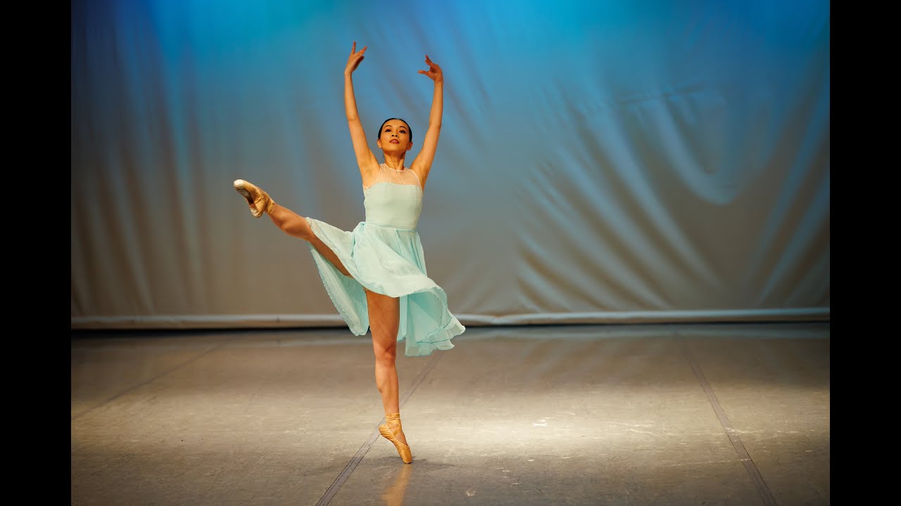 Solitaire｜Neoclassical Ballet - YouTube