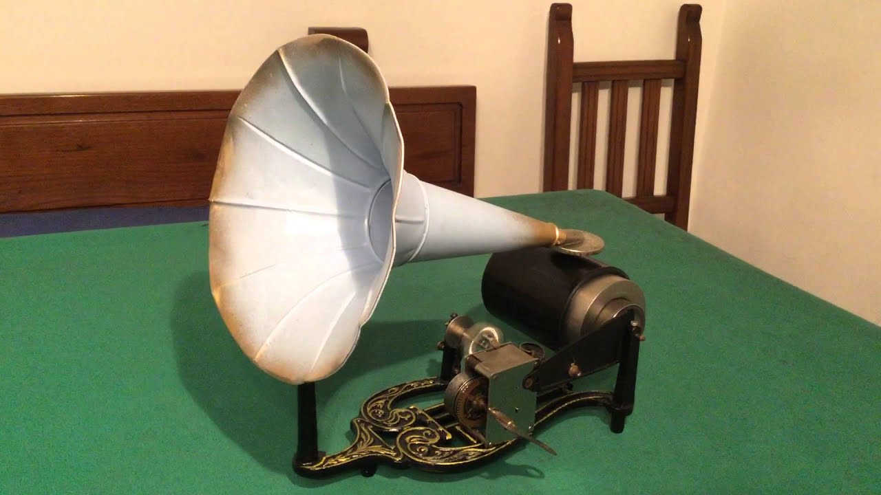 Rare Puck Phonograph for Inter Cylinders - Rare Phonographe Puck pour ...