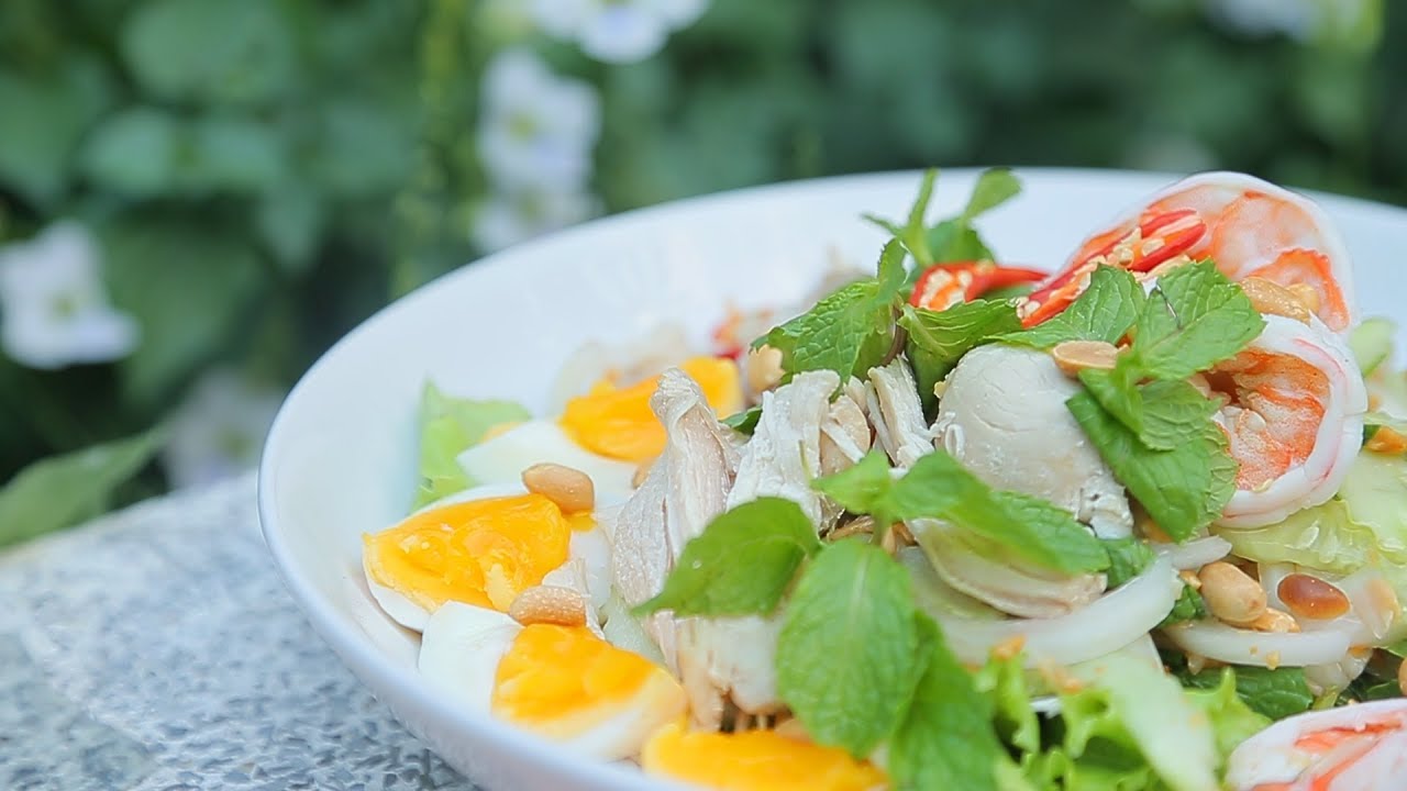 Street Food Traveller || Chiang Mai Episode 9 - Yum Yai Salad - YouTube