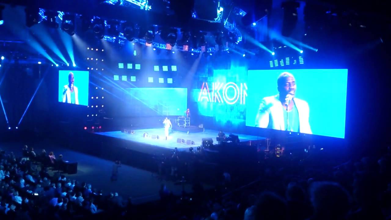 Akon - Lonely, Play Hard (Live In Saint Petersburg) [Part 1] - YouTube