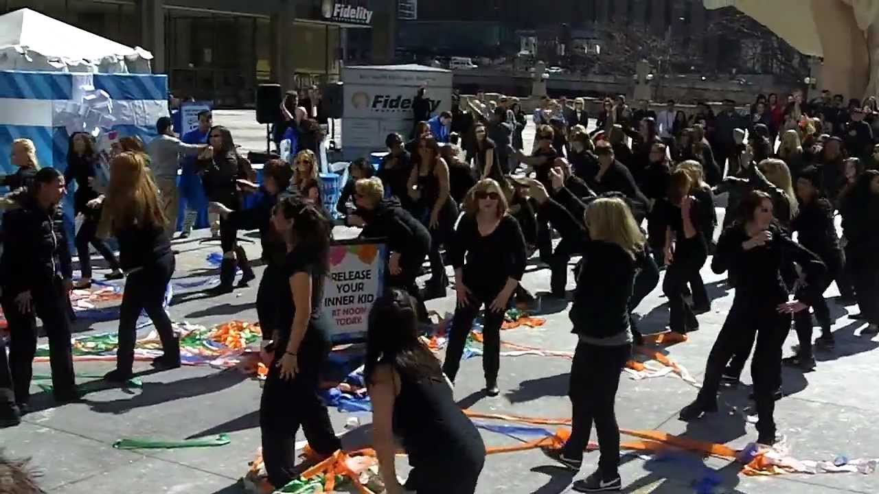 Flash Mob America - Oreo 100th Birthday CHICAGO - YouTube