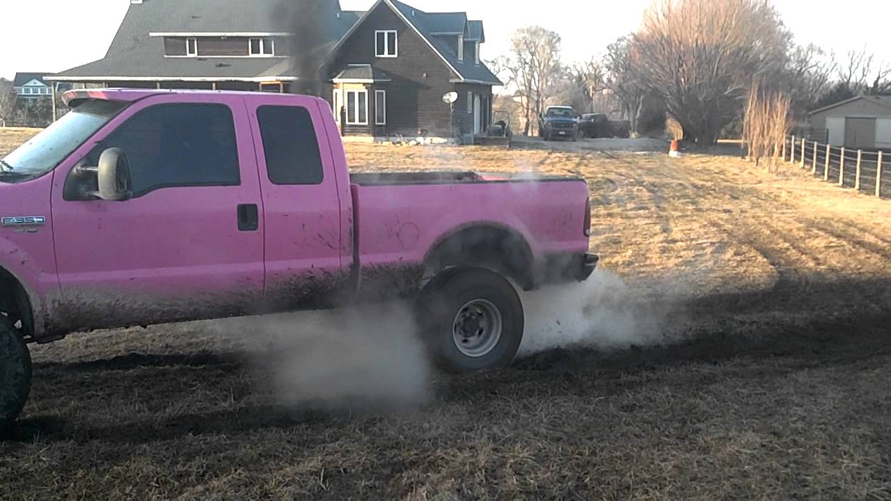 Pinky Stuck in mud Broken 4x4 - YouTube