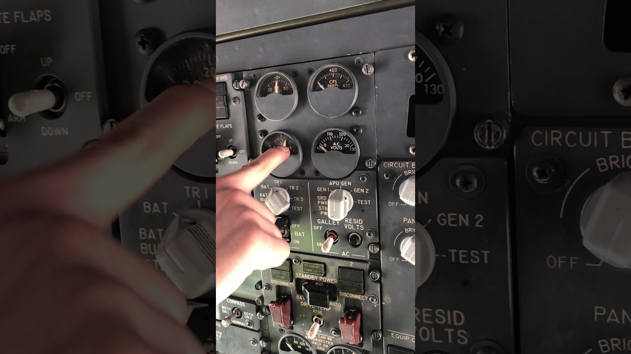 How to start APU on a Boeing 737-200 - YouTube