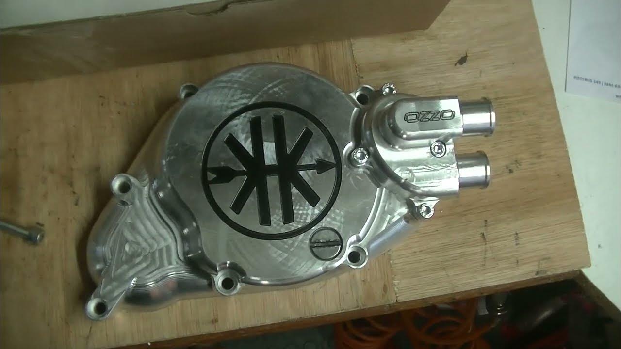 Kreidler ozzo waterpomp deksel monteren - YouTube