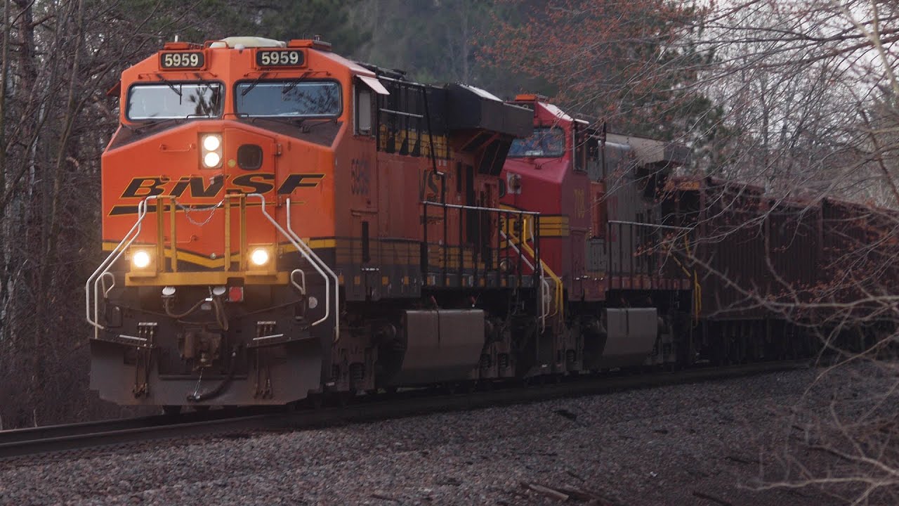 BNSF 5959 South with an AWESOME Narrow-font K5HL Horn - YouTube