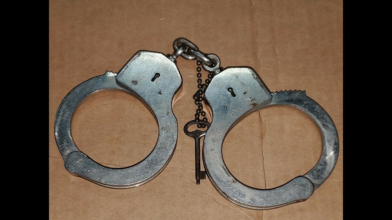 JGA Handschellen Handcuffs Germany Esposas Antik Bares für Rares ...