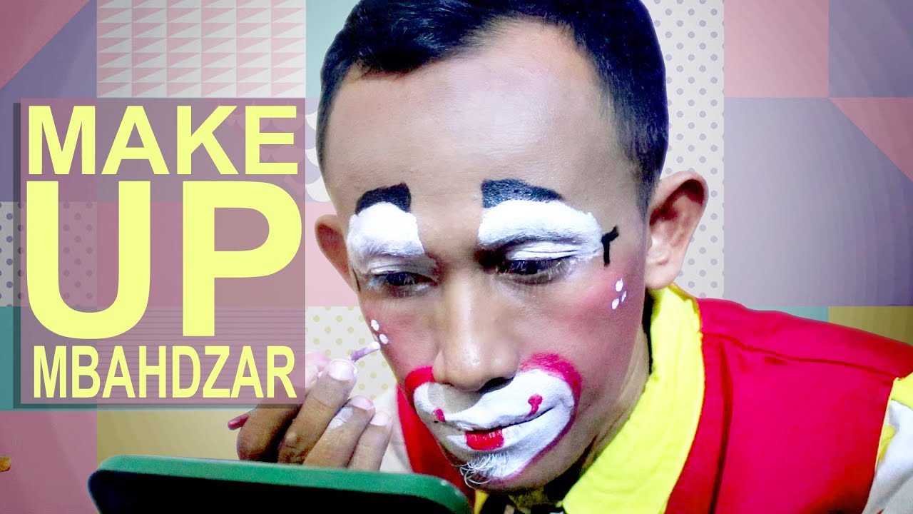 BEGINI MAKE UP BADUT MBAH DZAR - YouTube
