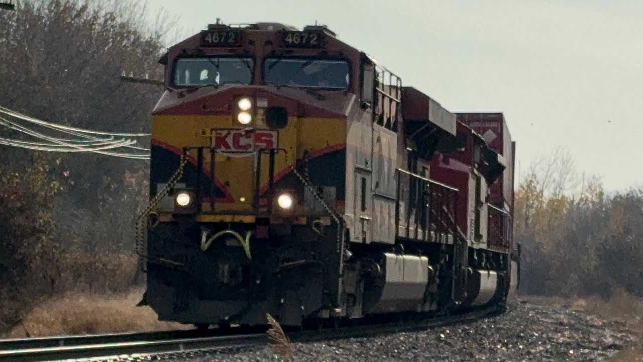 KCSM 4672, CP 7008, CP 8530 at Kleinburg, ON (OCT 30, 2024) - YouTube