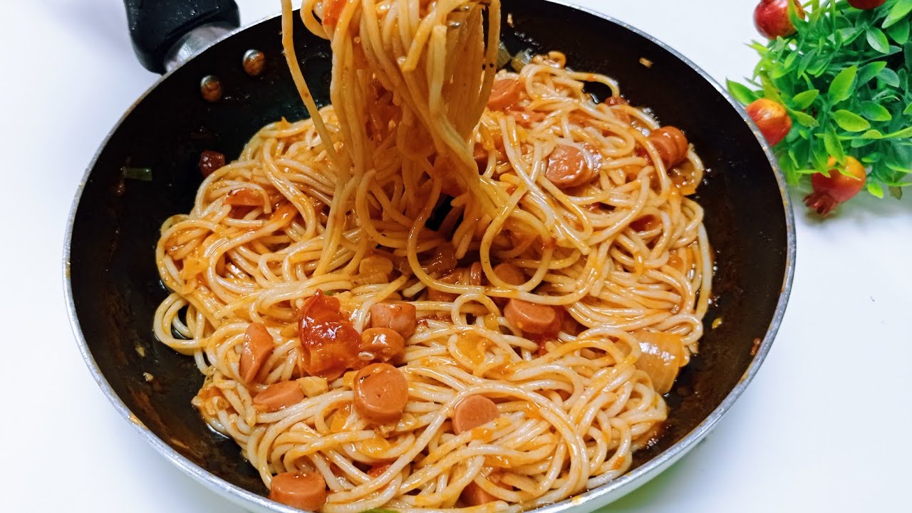 BIKIN KETAGIHAN!!! RESEP SPAGHETTI RUMAHAN PAKAI SOSIS-MASAKAN SIMPLE ...